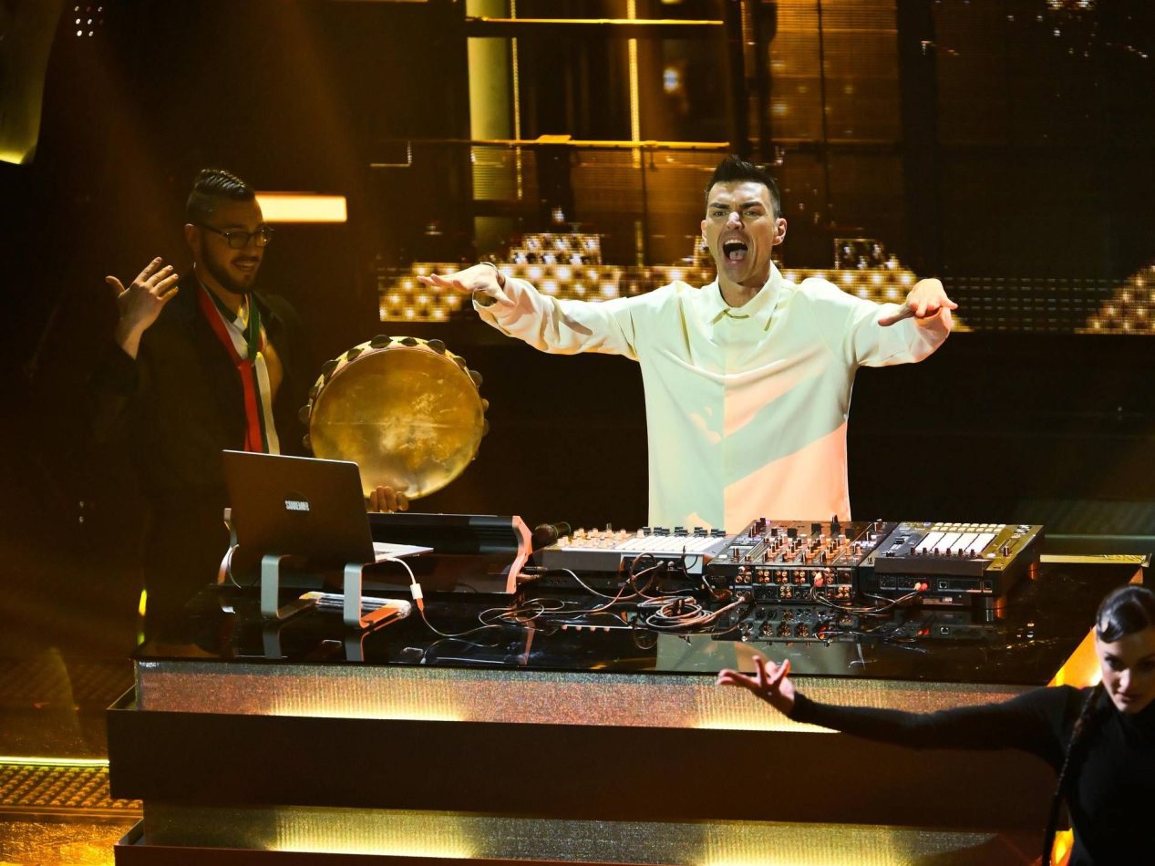 Finale di Sanremo 2025: Gabry Ponte fa ballare con la techno-tarantella